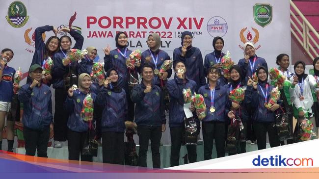 Tim Voli Putri Subang Raih Emas di Porprov XIV Jabar