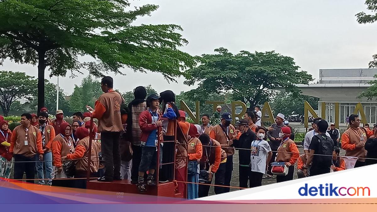 Cerita Penggembira Muktamar Tunggu Bus Jemputan Sejam di Parkiran Solo Baru