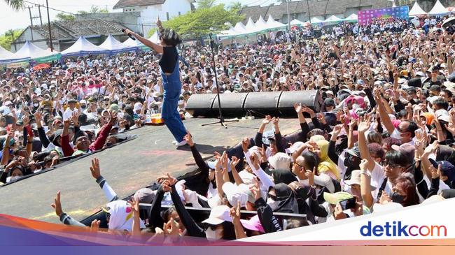 Semarak Ribuan Warga Ikut Color Run Soljer Ceria di Bandung