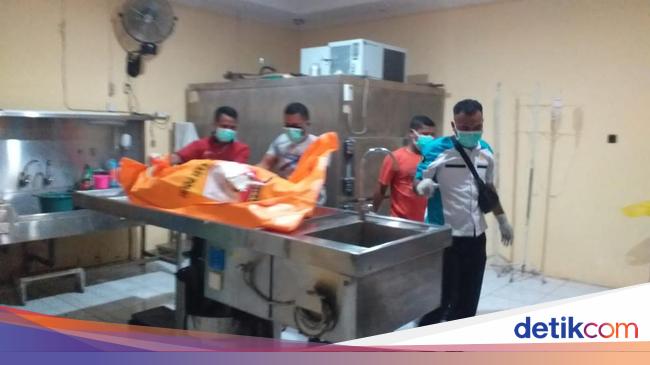 Mayat Pria Ditemukan Mengapung di Perairan Semau Kupang