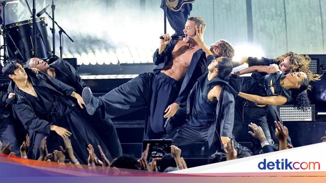 Imagine Dragons 'Bakar' Panggung AMAs dengan Enemy
