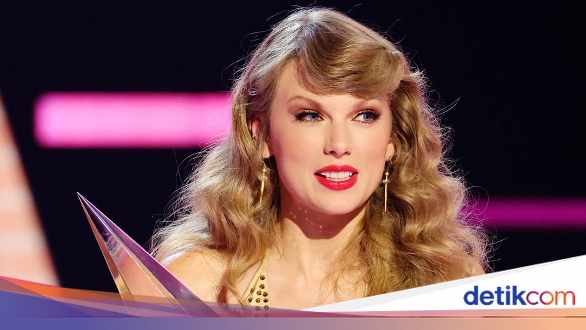 4 Fakta Album Red Taylor's Version yang Menang Banyak di AMAs 2022