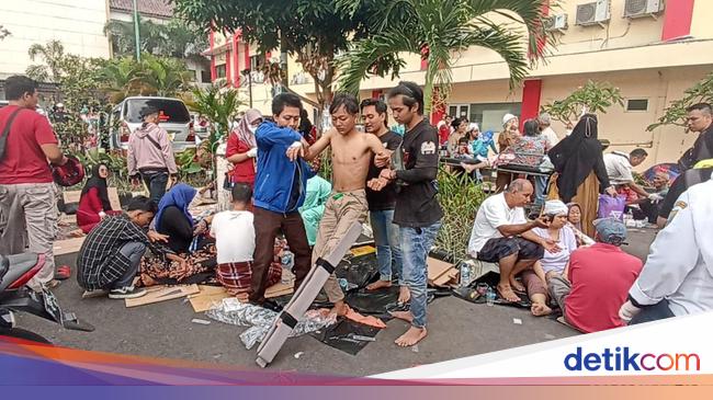 Terkini! Foto-foto Puluhan Korban Gempa Cianjur di RSUD Sayang