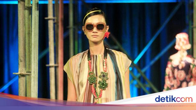 10 Koleksi Busana Terbaru Studio 133 Biyan, Penuh Warna dan Tabrak Motif