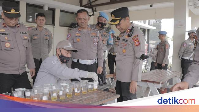 Anggota Polres Sumedang Dites Urine, Apa Hasilnya? Anggota Polres Sumedang Dites Urine, Apa Hasilnya?