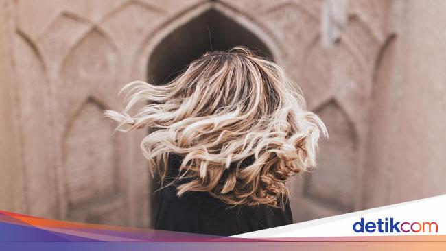 10 Inspirasi Warna Highlight Rambut yang Bikin Tambah Cantik!