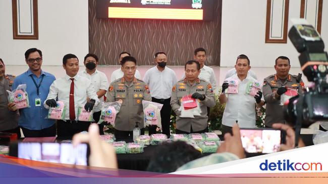 Kronologi Pengungkapan Kasus 26 Kg Sabu-15 Ribu Ekstasi Jaringan Malaysia