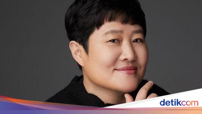 Gaya Hidup Mewah CEO Hook Entertainment, Makan di Lounge Louis Vuitton