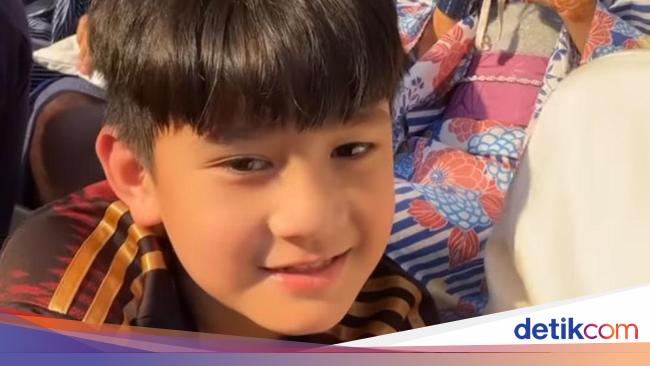 Rafathar Ngerengek Minta Dibelikan MU Lengkap dengan Ronaldo