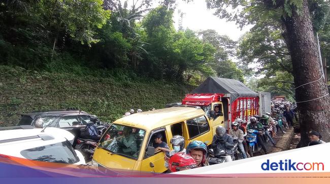 Jalur Puncak-Cianjur Disergap Macet