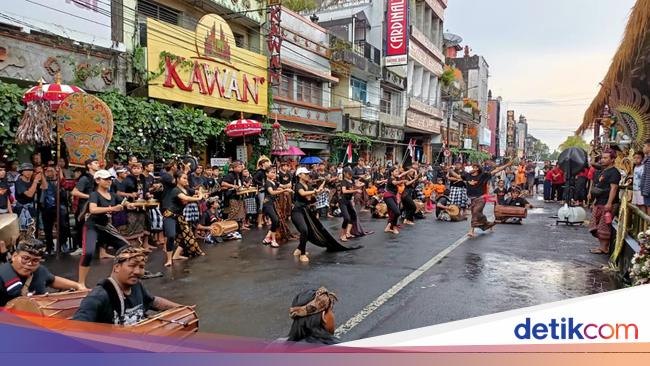 1.800 Peserta Ikut Parade Budaya Tabanan, Bupati-OPD Pakai Kostum Wayang