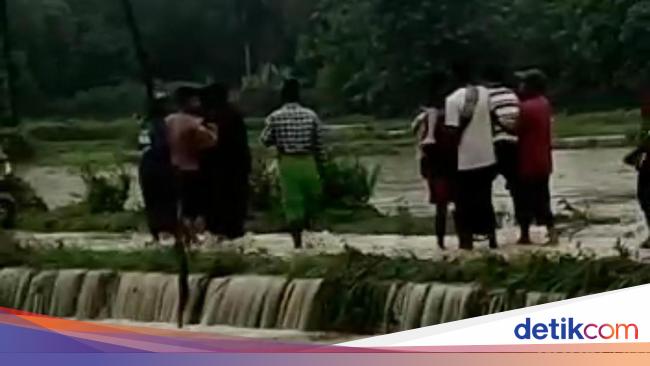 Dua Saudara Sepupu Tewas Terseret Arus Sungai di Omben Sampang