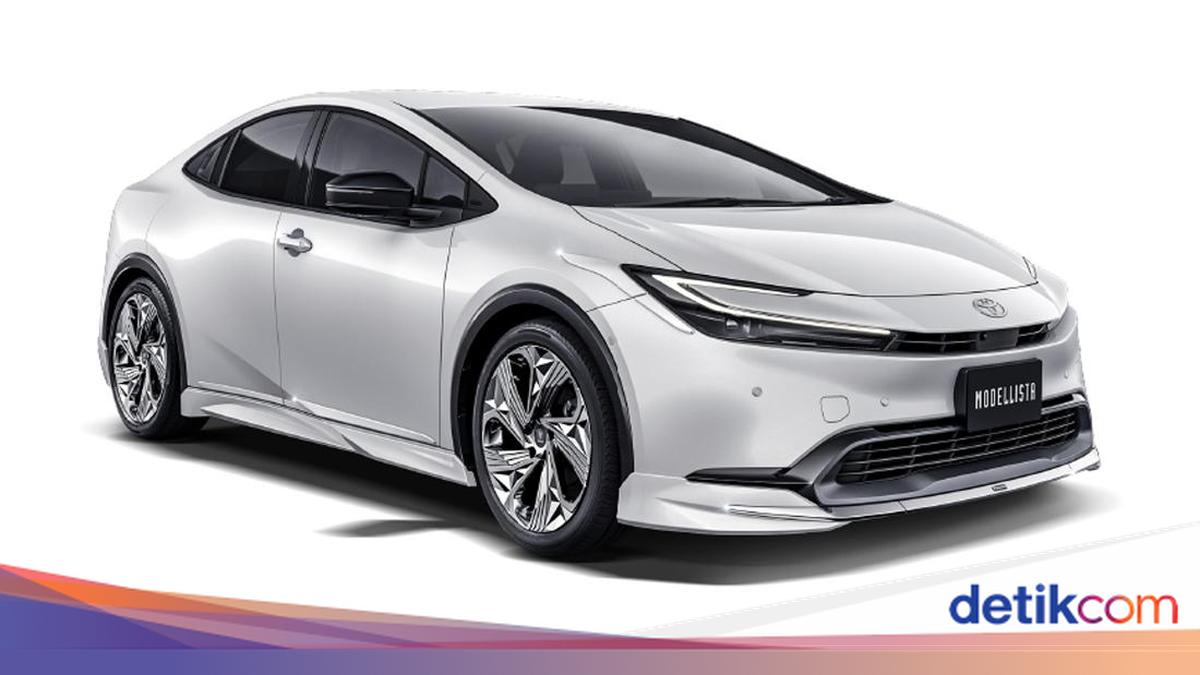 Toyota Prius 2023 Dipoles Pakai Bodykit Modellista
