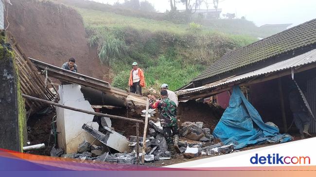 4 Rumah Warga Tengger di Lereng Bromo Rusak Tertimpa Longsor