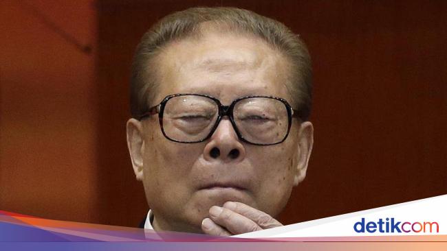 Eks Presiden China Jiang Zemin Wafat, Bendera Setengah Tiang Dikibarkan Eks Presiden China Jiang Zemin Wafat, Bendera Setengah Tiang Dikibarkan
