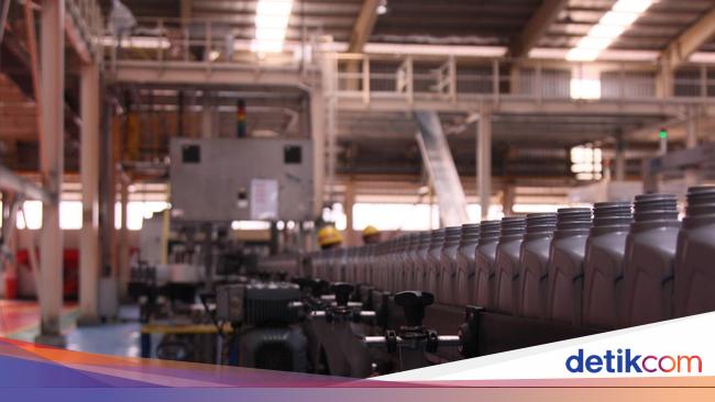 Produksi Oli Pertamina di Jakarta: Sejam Hasilkan 7.000 Botol!