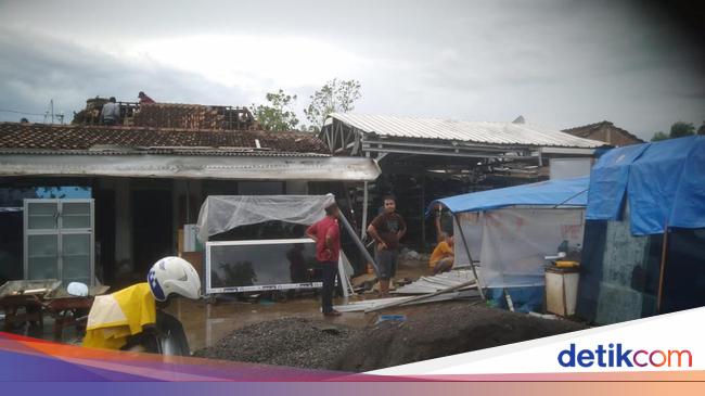 Puting Beliung Terjang Tayu Pati, 2 Orang Luka-Sejumlah Rumah Rusak