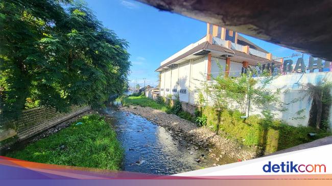 Pendangkalan Sungai Cipalabuan Sukabumi Makin Ekstrem