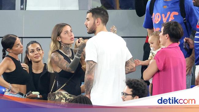 Potret Pacar Theo Hernandez yang Curi Perhatian, Pernah Jadi Mekanik Motor