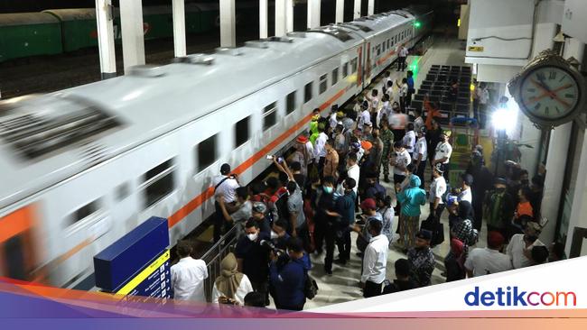 Jeritan Hati Penumpang: Dear KAI, Tiket Kereta Api Kenapa Mahal Sekali?