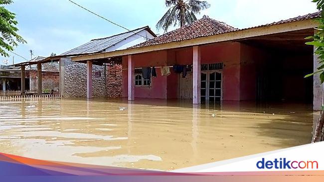 Banjir di Karawang, 232 Rumah Terendam hingga 858 KK Mengungsi
