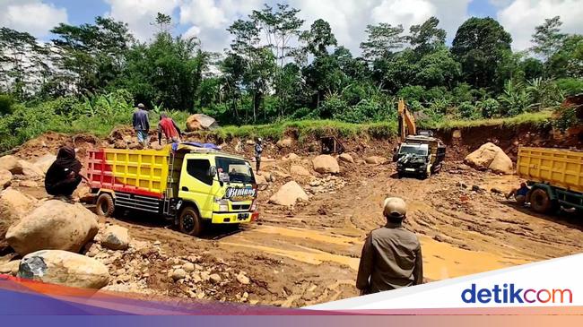 Disidak Satpol PP, Pekerja Tambang Ilegal di Batang Lari Kocar-kacir