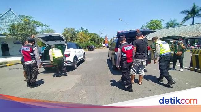 Polisi Perketat Pelabuhan Gilimanuk-Siagakan 6 Pos Jelang Nataru Polisi Perketat Pelabuhan Gilimanuk-Siagakan 6 Pos Jelang Nataru