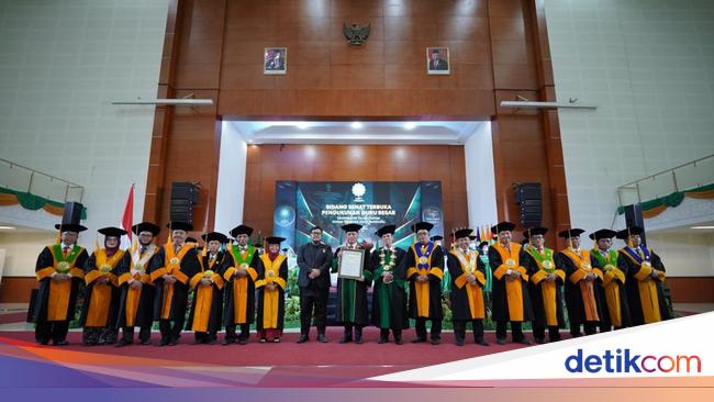 UIN Bandung Kembali Raih Rekor MURI Pengukuhan Guru Besar Terbanyak UIN Bandung Kembali Raih Rekor MURI Pengukuhan Guru Besar Terbanyak