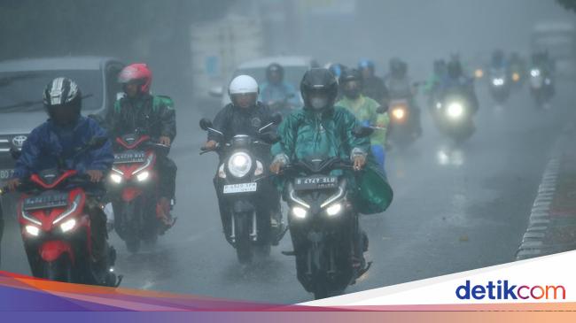 BMKG Makassar Keluarkan Peringatan Dini Hujan Lebat di 4 Wilayah Sulsel