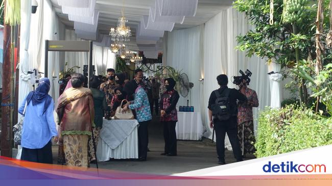Prosesi Siraman Erina Gudono Pagi Ini, Tamu Mulai Berdatangan