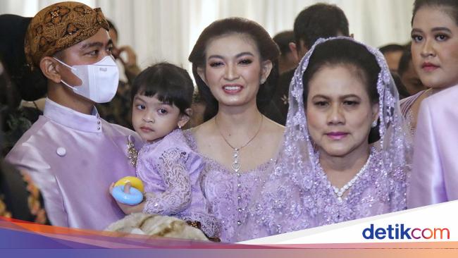 7 Gaya Selvi Ananda Cantik Curi Perhatian di Acara Siraman Sampai ...