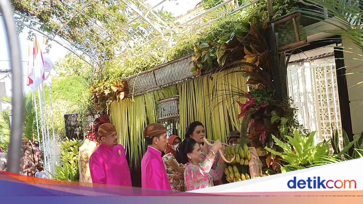 Filosofi Janur Kuning dalam Pernikahan Adat Jawa Beserta Fungsinya