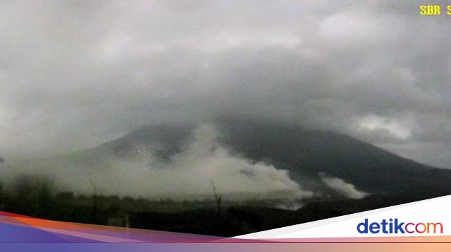Gunung Semeru Masih Batuk, 24 Kali Letusan Dalam 6 Jam