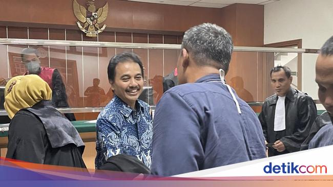 Roy Suryo Dituntut 1,5 Tahun Kasus Meme Stupa
