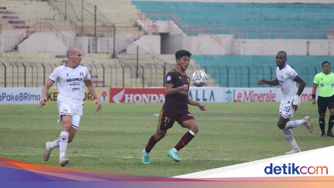 Striker PSM Mufli Hidayat Janji Adaptasi Usai Dijadikan Bek saat Lawan ...