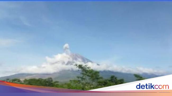 Pos Pantau Gunung Semeru Catat Terjadi 3 Kali Letusan Usai Erupsi