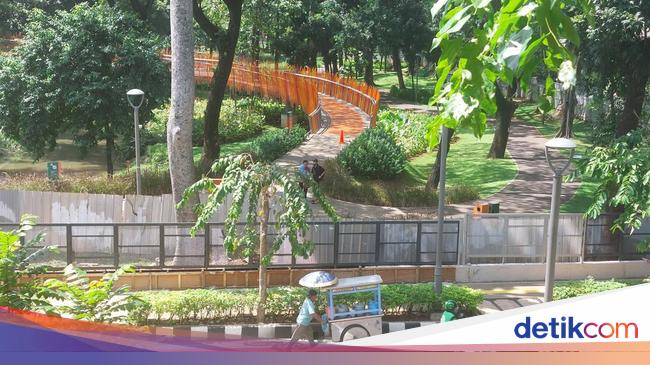 Tampilan Baru Tebet Eco Park, Dulu Ditutup Seng Kini Berpagar