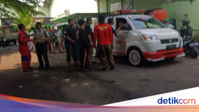 Kebakaran Gudang Pabrik Tekstil di Klaten, 8 Karyawan Dilarikan ke RS