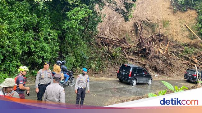 1 Truk Terjun ke Jurang Akibat Longsor di Karo, Sopir Tewas