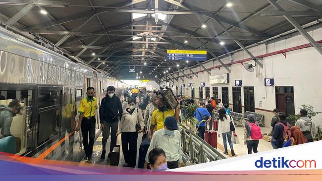 Daop 8 Surabaya Operasikan KA Tambahan Selama Angkutan Lebaran 2023