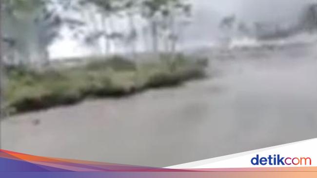 Fenomena Pasir Semeru Mengalir Tanpa Air Disebut Grain Flow, Apa Itu?