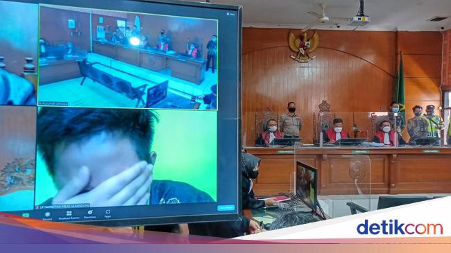 Doni Salmanan Menangis Dengar Vonis 4 Tahun Penjara