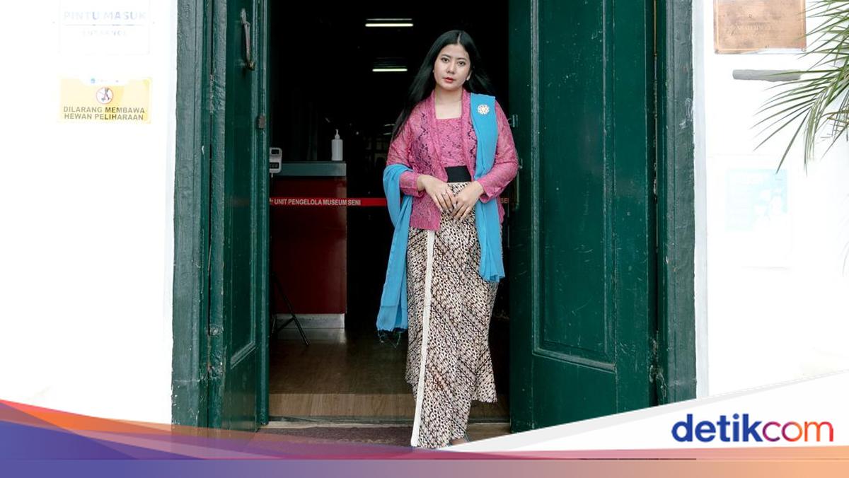 Thavita Bawakan Lagu Zamrud Khatulistiwa Versi R&B di Museum Wayang