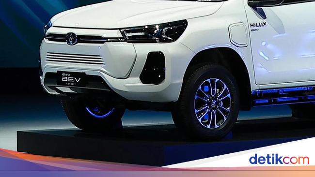 Toyota Siapkan 10 Mobil Listrik Sampai 2026, Hilux Kena 'Setrum'
