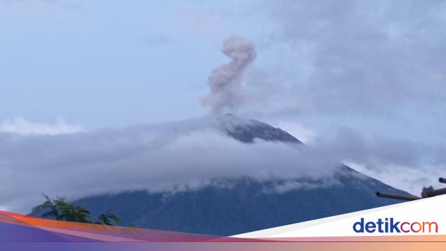 Gunung Semeru Kembali Erupsi, Keluarkan Abu Setinggi 1.000 Meter