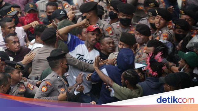 Ricuh Aksi Warga Papua di Kantor PBB