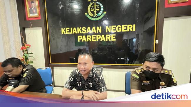 Kejari Parepare Usut Bimtek ke Bali Diduga Pakai Dana BOS, Periksa 60 ... Kejari Parepare Usut Bimtek ke Bali Diduga Pakai Dana BOS, Periksa 60 ...