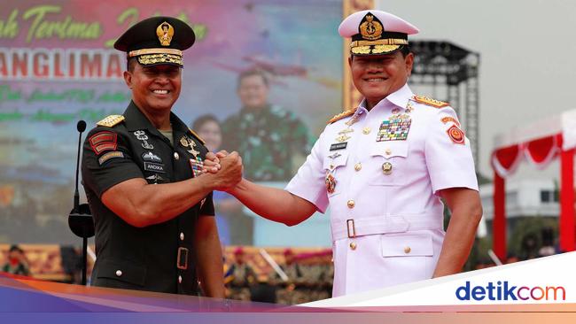 Momen Andika-Yudo Salam Komando Saat Sertijab Panglima TNI