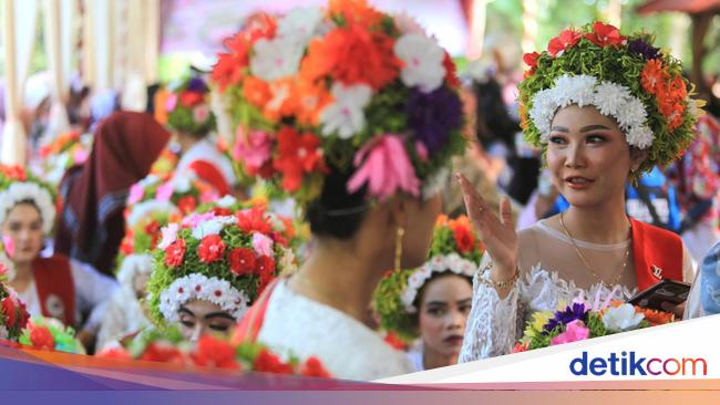 Mengenal Adat Ngarot, Tradisi Jelang Musim Tanam Padi di Indramayu