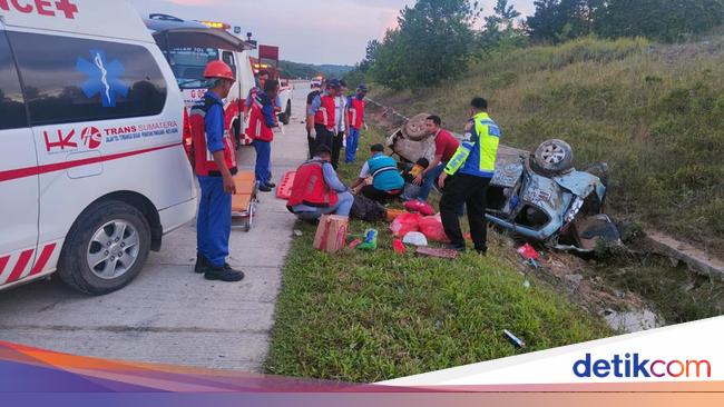 Pecah Ban, Dua Warga Sumsel Tewas Kecelakaan di Tol Lampung Pecah Ban, Dua Warga Sumsel Tewas Kecelakaan di Tol Lampung